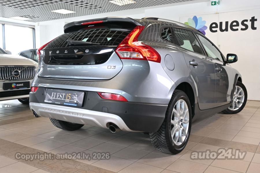 Pelēks Volvo V40 2016 Tallina, ar dzinēja tilpumu 2.00 L un nobraukumu 123 tūkst. km par 15900 €, foto 5 vietnē AUTOMOTO.COM.LV