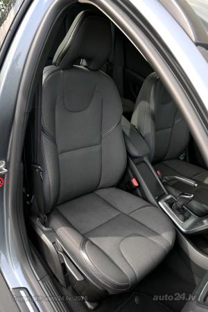 Pelēks Volvo V40 2016 Tallina, ar dzinēja tilpumu 2.00 L un nobraukumu 123 tūkst. km par 15900 €, foto 11 vietnē AUTOMOTO.COM.LV