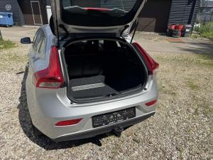 Grey Volvo V40 2016 in Alytus, with an engine capacity of 2.00 L and mileage of 299 thousand km for 6950 €, photo 6 on AUTOMOTO.COM.LV