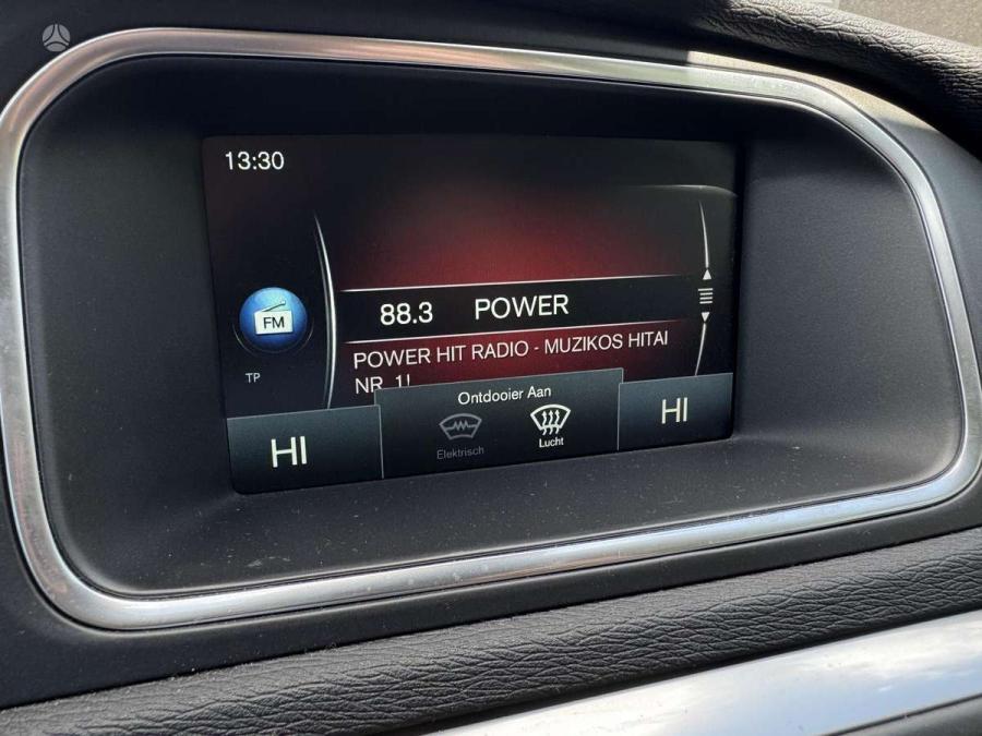 Grey Volvo V40 2016 in Alytus, with an engine capacity of 2.00 L and mileage of 299 thousand km for 6950 €, photo 16 on AUTOMOTO.COM.LV