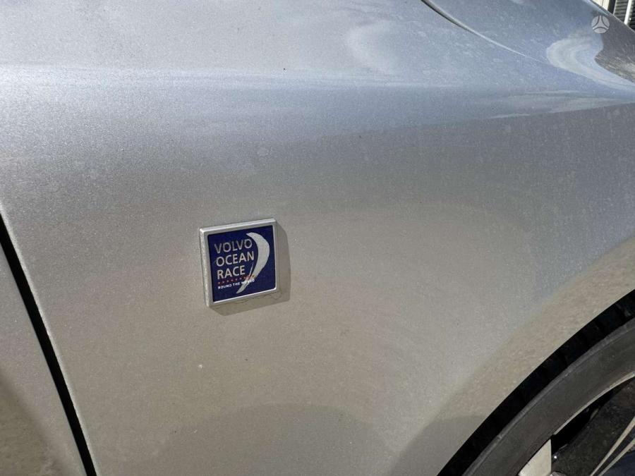 Grey Volvo V40 2016 in Alytus, with an engine capacity of 2.00 L and mileage of 299 thousand km for 6950 €, photo 19 on AUTOMOTO.COM.LV