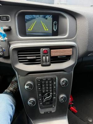 Pelēks Volvo V40 2016 Rīga, ar dzinēja tilpumu 2.00 L un nobraukumu 12 tūkst. km par 11500 €, foto 5 vietnē AUTOMOTO.COM.LV