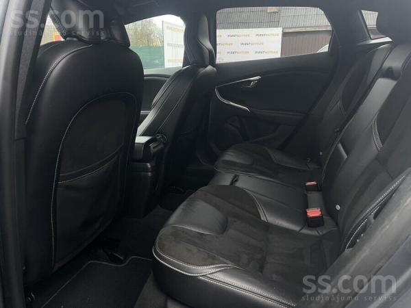 Grey Volvo V40 2016 in Riga, with an engine capacity of 2.00 L and mileage of 222 thousand km for 6950 €, photo 10 on AUTOMOTO.COM.LV