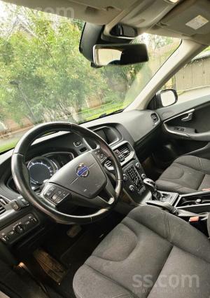 Pelēks Volvo V40 2016 Rīga, ar dzinēja tilpumu 2.00 L un nobraukumu 283 tūkst. km par 6700 €, foto 6 vietnē AUTOMOTO.COM.LV