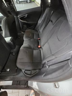 Pelēks Volvo V40 2016 Rīga, ar dzinēja tilpumu 2.00 L un nobraukumu 283 tūkst. km par 6700 €, foto 7 vietnē AUTOMOTO.COM.LV