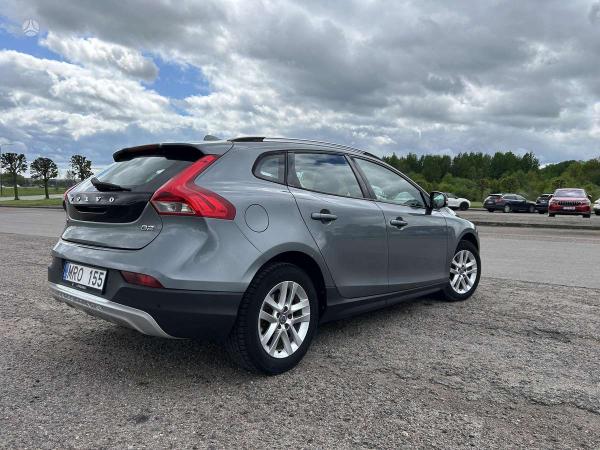 Grey Volvo V40 2016 in Kaunas, with an engine capacity of 2.00 L and mileage of 293 thousand km for 5700 €, photo 7 on AUTOMOTO.COM.LV
