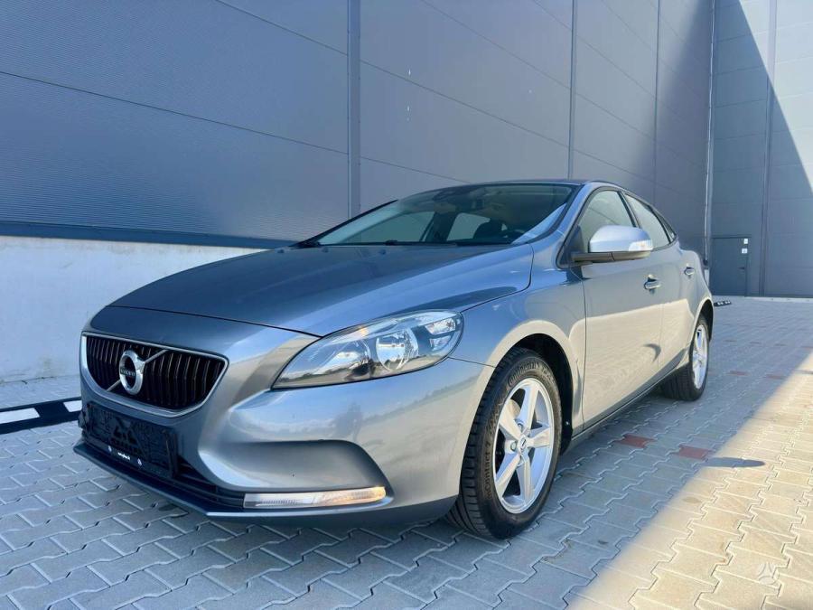 Pelēks Volvo V40 2016 Šauļi, ar dzinēja tilpumu 1.97 L un nobraukumu 218 tūkst. km par 5950 €, foto 3 vietnē AUTOMOTO.COM.LV