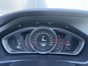Pelēks Volvo V40 2016 Šauļi, ar dzinēja tilpumu 1.97 L un nobraukumu 218 tūkst. km par 5950 €, foto 20 vietnē AUTOMOTO.COM.LV