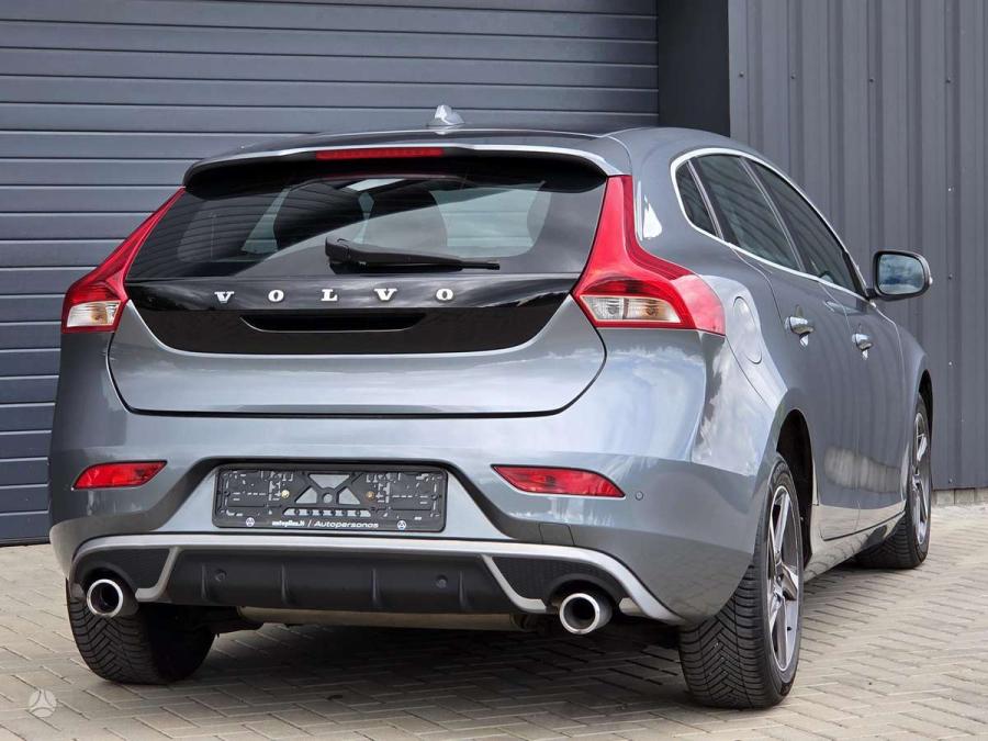 Grey Volvo V40 2016 in Kaunas, with an engine capacity of 2.00 L and mileage of 300 thousand km for 7250 €, photo 5 on AUTOMOTO.COM.LV