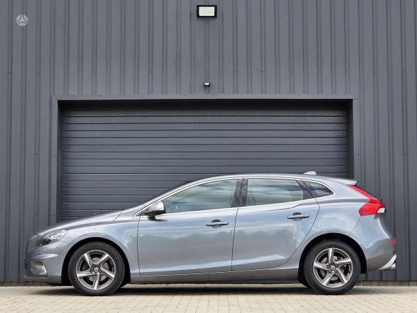 Pelēks Volvo V40 2016 Kauņa, ar dzinēja tilpumu 2.00 L un nobraukumu 300 tūkst. km par 7250 €, foto 6 vietnē AUTOMOTO.COM.LV