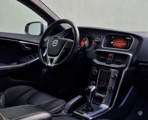 Grey Volvo V40 2016 in Kaunas, with an engine capacity of 2.00 L and mileage of 300 thousand km for 7250 €, photo 13 on AUTOMOTO.COM.LV