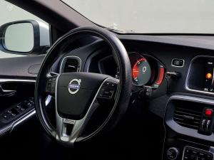 Grey Volvo V40 2016 in Kaunas, with an engine capacity of 2.00 L and mileage of 300 thousand km for 7250 €, photo 20 on AUTOMOTO.COM.LV
