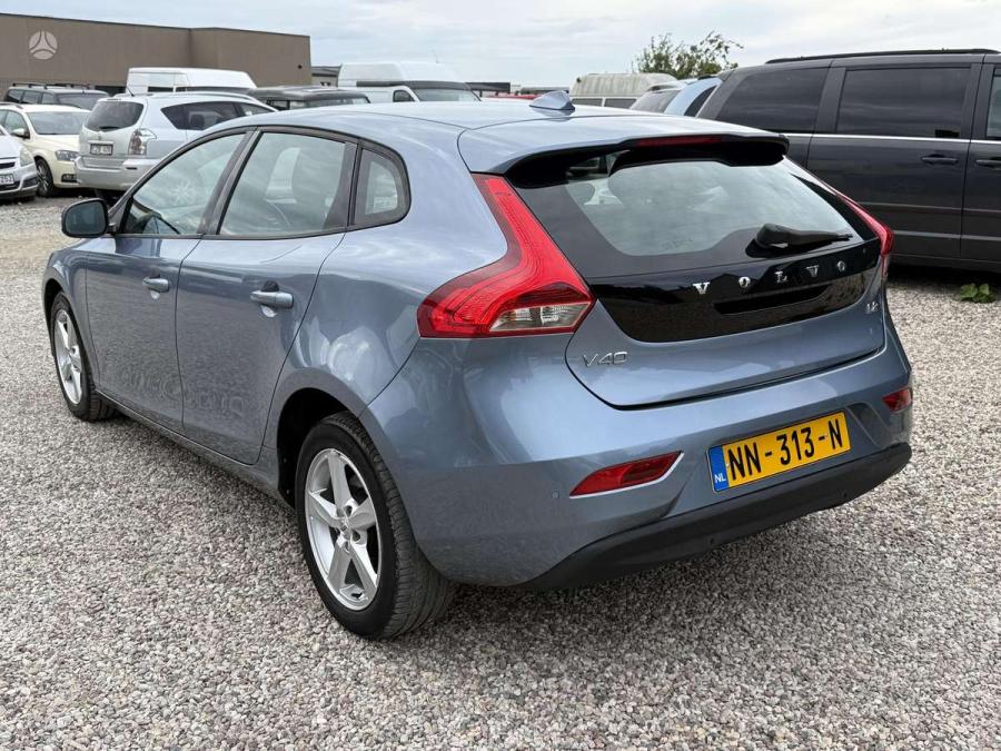 Grey Volvo V40 2016 in Kaunas, with an engine capacity of 1.97 L and mileage of 232 thousand km for 6150 €, photo 4 on AUTOMOTO.COM.LV
