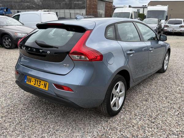 Grey Volvo V40 2016 in Kaunas, with an engine capacity of 1.97 L and mileage of 232 thousand km for 6150 €, photo 4 on AUTOMOTO.COM.LV