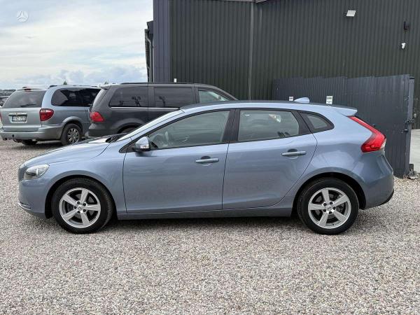Grey Volvo V40 2016 in Kaunas, with an engine capacity of 1.97 L and mileage of 232 thousand km for 6150 €, photo 6 on AUTOMOTO.COM.LV