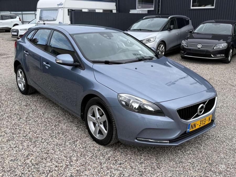 Grey Volvo V40 2016 in Kaunas, with an engine capacity of 1.97 L and mileage of 232 thousand km for 6150 €, photo 8 on AUTOMOTO.COM.LV