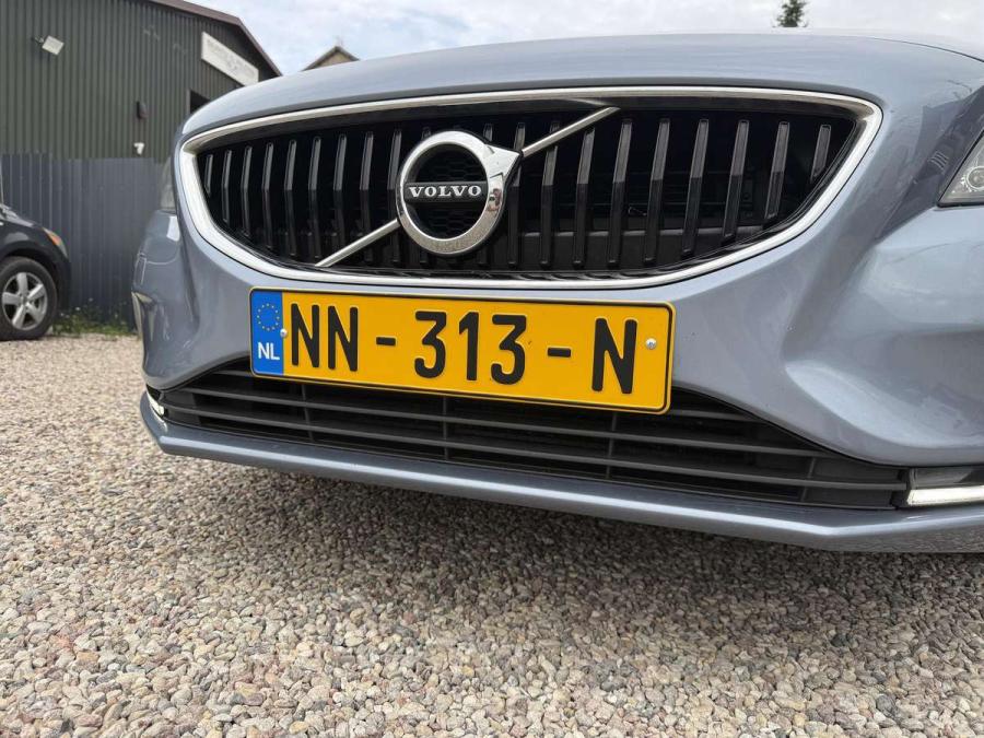 Grey Volvo V40 2016 in Kaunas, with an engine capacity of 1.97 L and mileage of 232 thousand km for 6150 €, photo 9 on AUTOMOTO.COM.LV