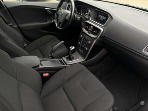 Grey Volvo V40 2016 in Kaunas, with an engine capacity of 1.97 L and mileage of 232 thousand km for 6150 €, photo 12 on AUTOMOTO.COM.LV