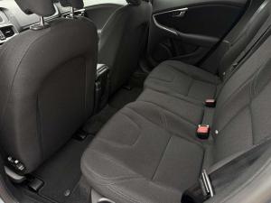 Grey Volvo V40 2016 in Kaunas, with an engine capacity of 1.97 L and mileage of 232 thousand km for 6150 €, photo 20 on AUTOMOTO.COM.LV