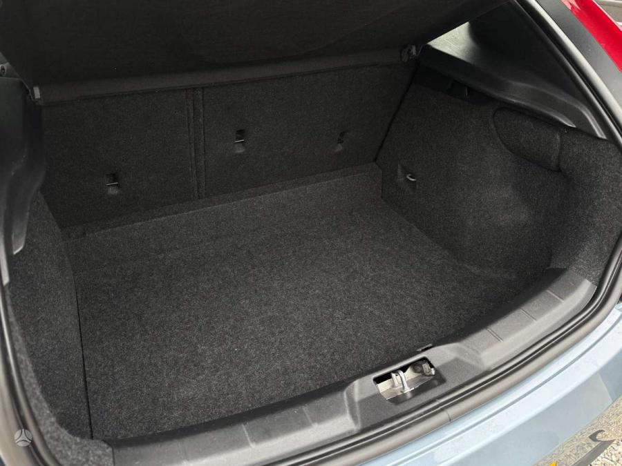 Grey Volvo V40 2016 in Kaunas, with an engine capacity of 1.97 L and mileage of 232 thousand km for 6150 €, photo 22 on AUTOMOTO.COM.LV