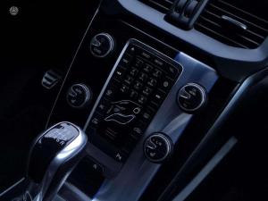 Grey Volvo V40 2016 in Kaunas, with an engine capacity of 2.00 L and mileage of 300 thousand km for 7250 €, photo 14 on AUTOMOTO.COM.LV