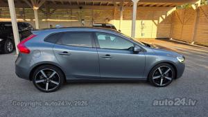 Pelēks Volvo V40 2016 Tallina, ar dzinēja tilpumu 2.00 L un nobraukumu 145 tūkst. km par 9990 €, foto 6 vietnē AUTOMOTO.COM.LV