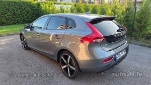 Pelēks Volvo V40 2016 Tallina, ar dzinēja tilpumu 2.00 L un nobraukumu 145 tūkst. km par 9990 €, foto 8 vietnē AUTOMOTO.COM.LV