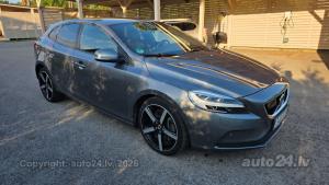 Pelēks Volvo V40 2016 Tallina, ar dzinēja tilpumu 2.00 L un nobraukumu 145 tūkst. km par 9990 €, foto 16 vietnē AUTOMOTO.COM.LV