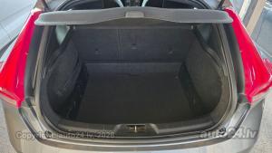 Pelēks Volvo V40 2016 Tallina, ar dzinēja tilpumu 2.00 L un nobraukumu 145 tūkst. km par 9990 €, foto 19 vietnē AUTOMOTO.COM.LV