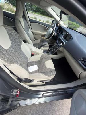 Grey Volvo V40 2016 in Palanga, with an engine capacity of 1.97 L and mileage of 302 thousand km for 9500 €, photo 9 on AUTOMOTO.COM.LV