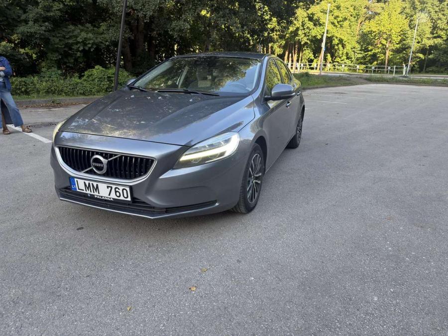 Grey Volvo V40 2016 in Palanga, with an engine capacity of 1.97 L and mileage of 302 thousand km for 9500 €, photo 11 on AUTOMOTO.COM.LV