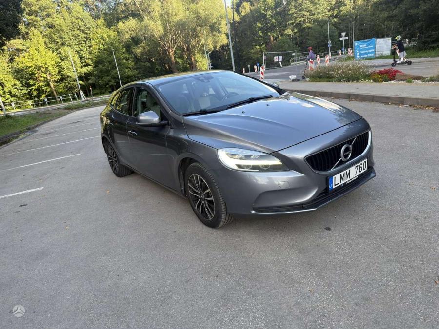 Grey Volvo V40 2016 in Palanga, with an engine capacity of 1.97 L and mileage of 302 thousand km for 9500 €, photo 16 on AUTOMOTO.COM.LV