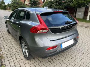 Grey Volvo V40 2016 in Klaipeda, with an engine capacity of 1.97 L and mileage of 179 thousand km for 7650 €, photo 8 on AUTOMOTO.COM.LV