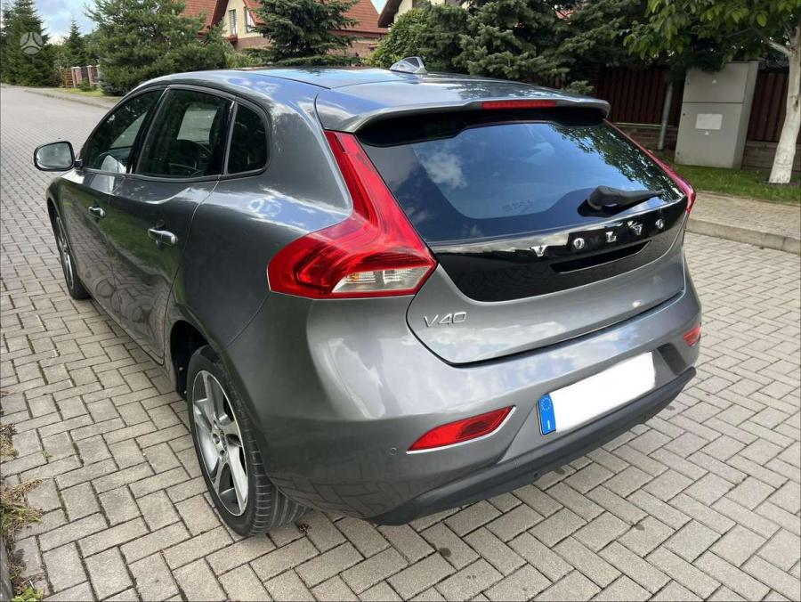 Grey Volvo V40 2016 in Klaipeda, with an engine capacity of 1.97 L and mileage of 179 thousand km for 7650 €, photo 8 on AUTOMOTO.COM.LV