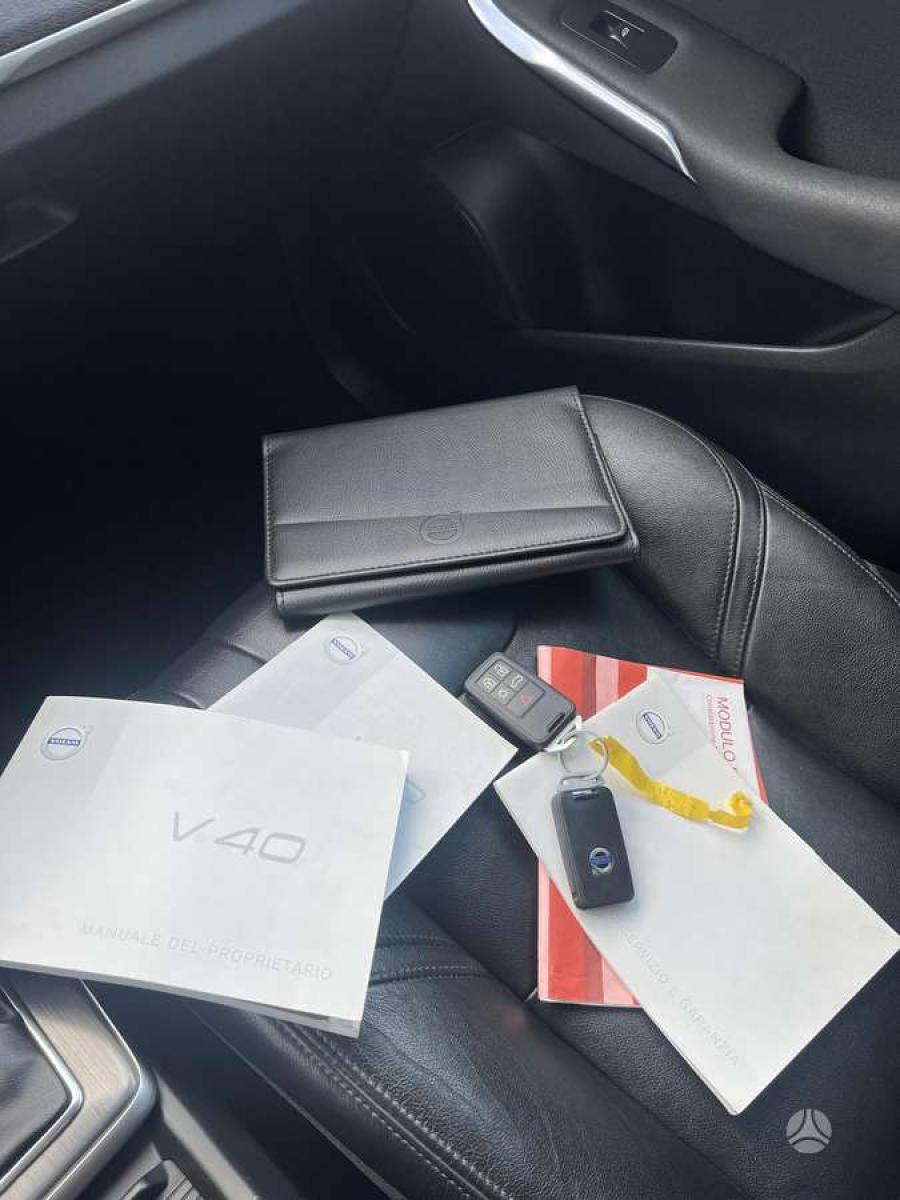 Grey Volvo V40 2016 in Klaipeda, with an engine capacity of 1.97 L and mileage of 179 thousand km for 7650 €, photo 12 on AUTOMOTO.COM.LV