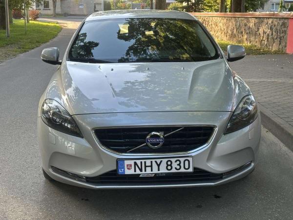 Pelēks Volvo V40 2016 Viļņa, ar dzinēja tilpumu 1.98 L un nobraukumu 242 tūkst. km par 7499 €, foto 3 vietnē AUTOMOTO.COM.LV