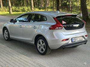 Pelēks Volvo V40 2016 Viļņa, ar dzinēja tilpumu 1.98 L un nobraukumu 242 tūkst. km par 7499 €, foto 5 vietnē AUTOMOTO.COM.LV