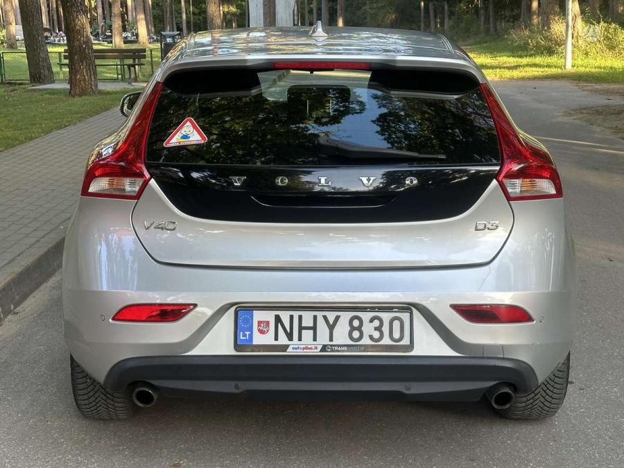Pelēks Volvo V40 2016 Viļņa, ar dzinēja tilpumu 1.98 L un nobraukumu 242 tūkst. km par 7499 €, foto 6 vietnē AUTOMOTO.COM.LV