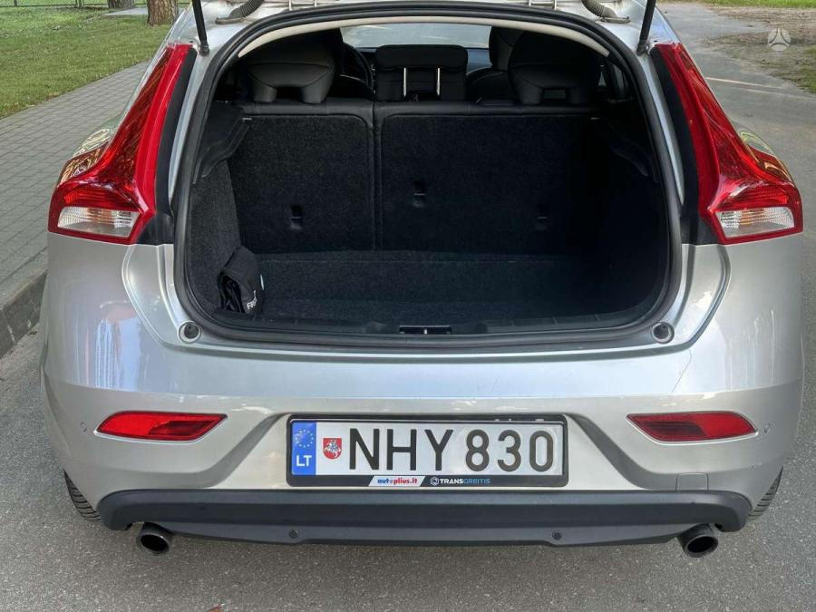 Pelēks Volvo V40 2016 Viļņa, ar dzinēja tilpumu 1.98 L un nobraukumu 242 tūkst. km par 7499 €, foto 8 vietnē AUTOMOTO.COM.LV