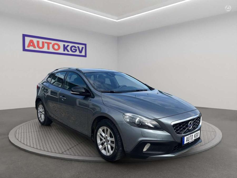 Grey Volvo V40 2016 in Kaunas, with an engine capacity of 2.00 L and mileage of 294 thousand km for 6999 €, photo 8 on AUTOMOTO.COM.LV