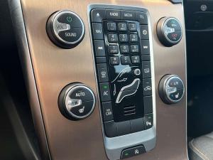 Grey Volvo V40 2016 in Kaunas, with an engine capacity of 2.00 L and mileage of 294 thousand km for 6999 €, photo 17 on AUTOMOTO.COM.LV