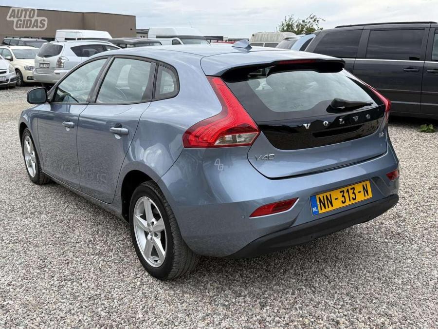 Grey Volvo V40 2016 in Kaunas, with an engine capacity of 2.00 L and mileage of 232 thousand km for 5900 €, photo 4 on AUTOMOTO.COM.LV