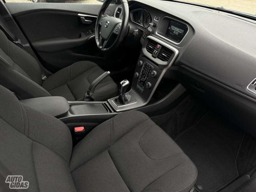 Grey Volvo V40 2016 in Kaunas, with an engine capacity of 2.00 L and mileage of 232 thousand km for 5900 €, photo 12 on AUTOMOTO.COM.LV