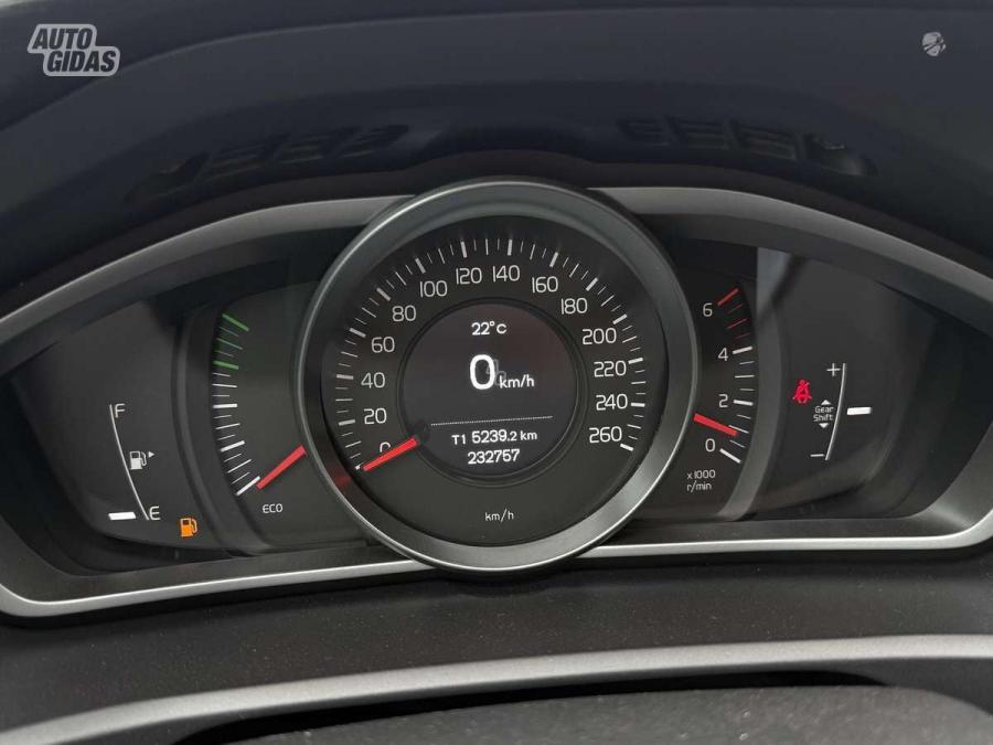 Grey Volvo V40 2016 in Kaunas, with an engine capacity of 2.00 L and mileage of 232 thousand km for 5900 €, photo 15 on AUTOMOTO.COM.LV