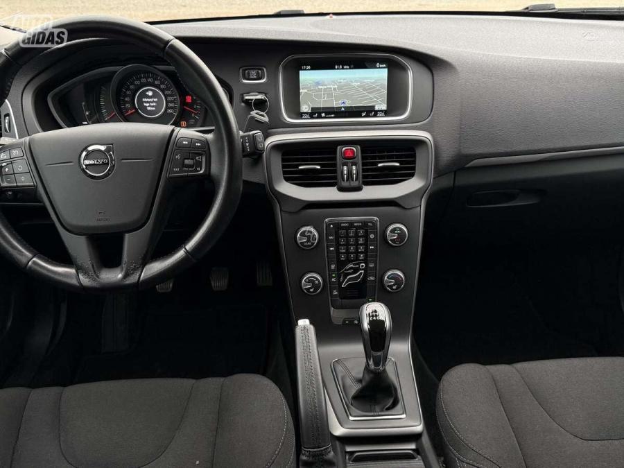 Grey Volvo V40 2016 in Kaunas, with an engine capacity of 2.00 L and mileage of 232 thousand km for 5900 €, photo 16 on AUTOMOTO.COM.LV
