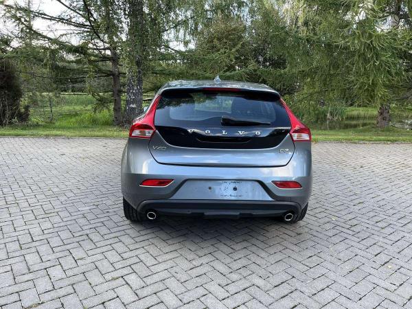 Grey Volvo V40 2016 in Kaisiadorys, with an engine capacity of 2.00 L and mileage of 256 thousand km for 6850 €, photo 7 on AUTOMOTO.COM.LV