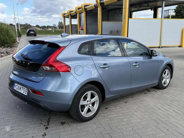 Grey Volvo V40 2016 in Taurage, with an engine capacity of 1.97 L and mileage of 232 thousand km for 5700 €, photo 7 on AUTOMOTO.COM.LV