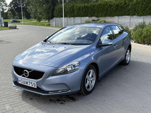 Grey Volvo V40 2016 in Taurage, with an engine capacity of 1.97 L and mileage of 232 thousand km for 5700 €, photo 10 on AUTOMOTO.COM.LV