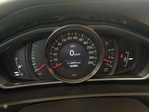 Grey Volvo V40 2016 in Taurage, with an engine capacity of 1.97 L and mileage of 232 thousand km for 5700 €, photo 22 on AUTOMOTO.COM.LV