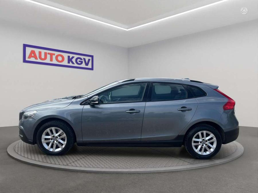 Pelēks Volvo V40 2016 Kauņa, ar dzinēja tilpumu 2.00 L un nobraukumu 294 tūkst. km par 6999 €, foto 3 vietnē AUTOMOTO.COM.LV